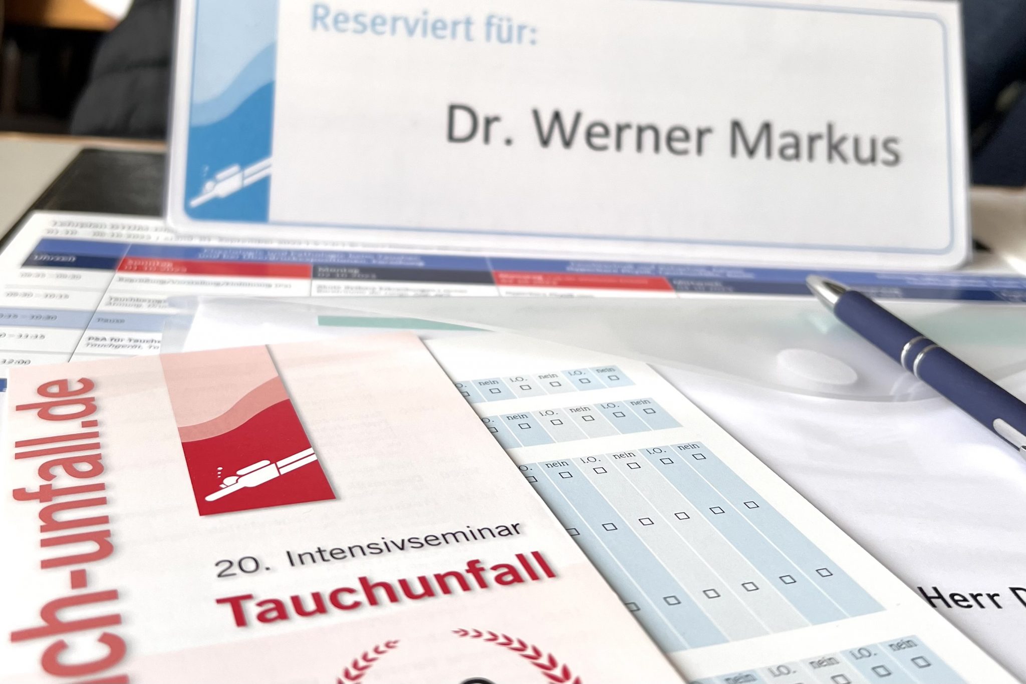 Vom 18.11. bis 22.11. befindet sich Dr. Werner auf einem Kongress. In ...